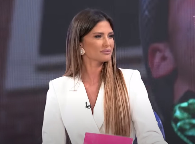 SKINULA SE VODITELJKA ELITE I POKAZALA BRUTALNO TIJELO: Ana Radulović grmi u bikiniju (FOTO ...